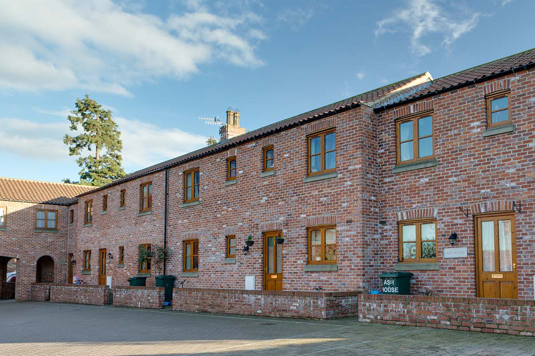 London House Exchange | Listing - Stackyard Farm, Staxton, YO12